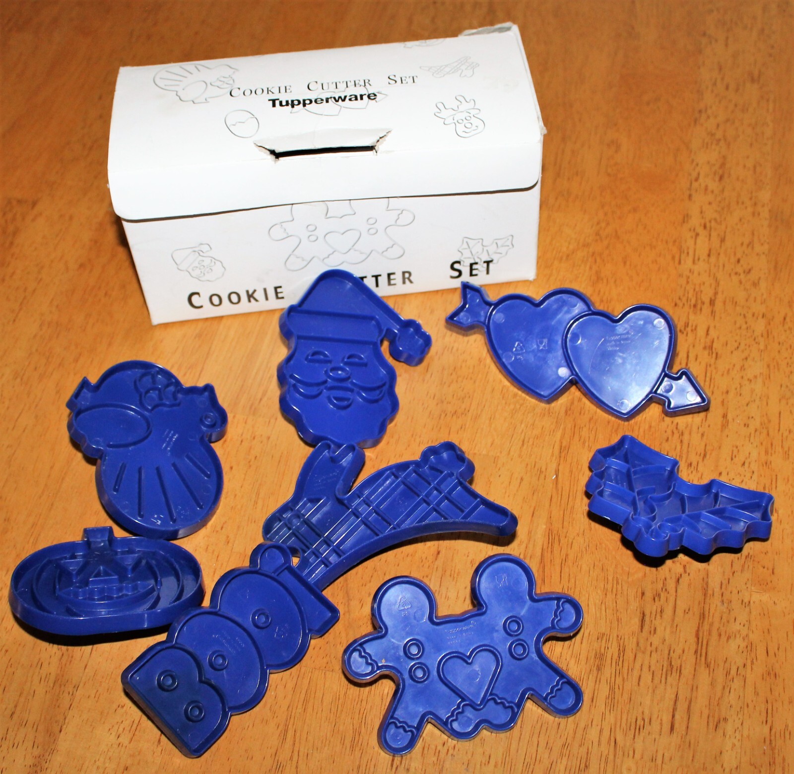 Tupperware: ROYAL BLUE COOKIE CUTTER SET OF 8 - GUC 3000-A (Plastic ...