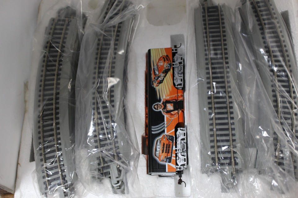 Bachmann HO Train Engine Hawthorne Village Tony Stuart Nascar Train ...