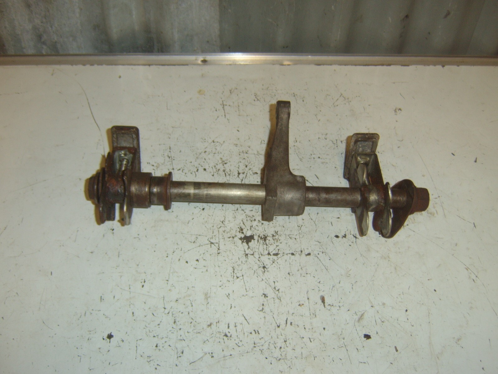 suzuki gsf600 bandit 2002 rear wheel spindle+chain adjusters+caliper ...