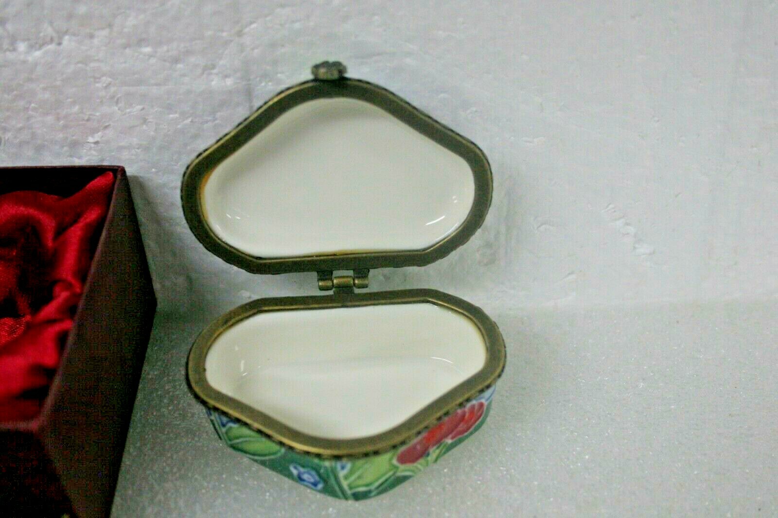 BENAYA PORCELAIN HEART SHAPED FLOWER DESIGN TRINKET BOX MARKED BENAYA ...