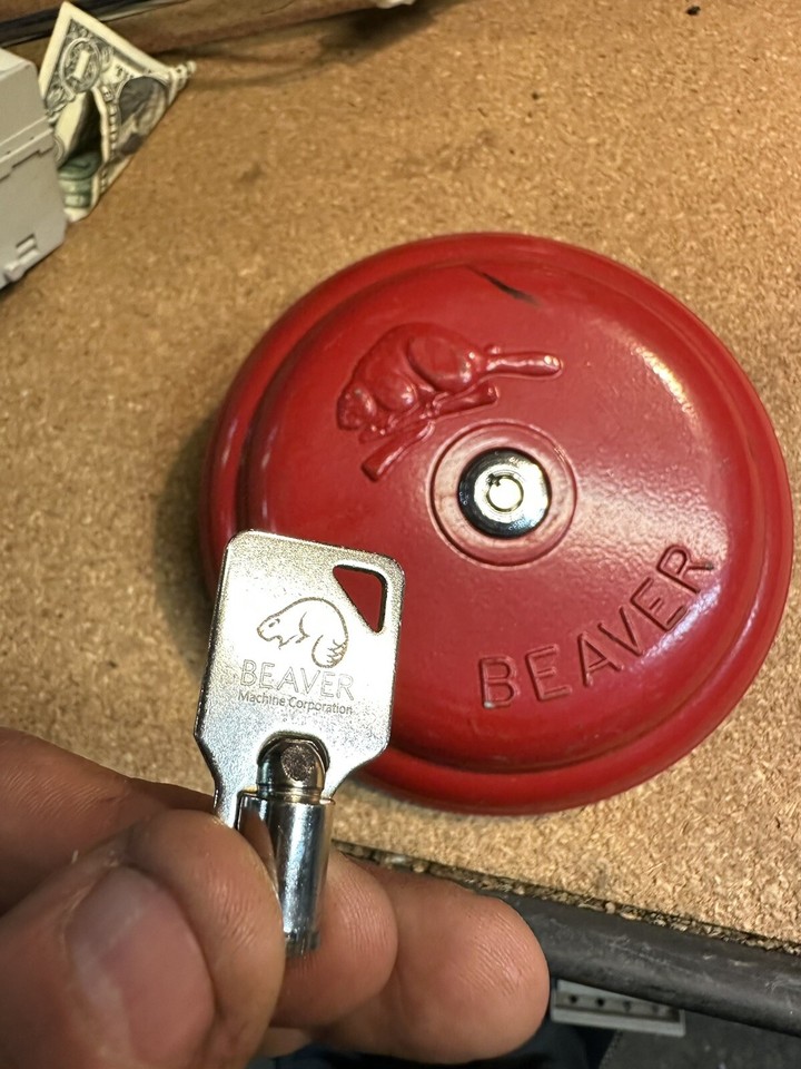 2 Locks SET Beaver 1 Key Bulk Vending RACK RB NB Gumball Machine Same ...