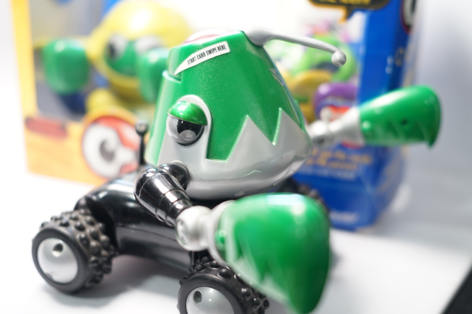 RUMBLE ROBOT 3 Robots, 2 Remotes, 14 Cards - TESTED Me Fisto, Bitor ...