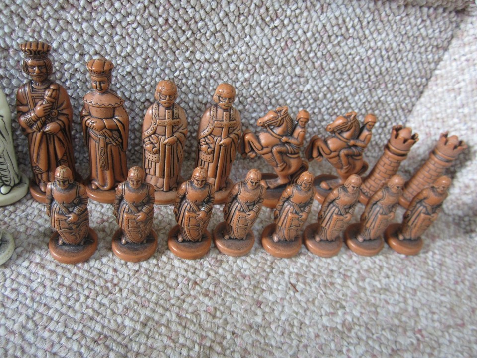 Roxy KD Chess Set Vintage 1960 - 1970s Medieval Style / RARE ...