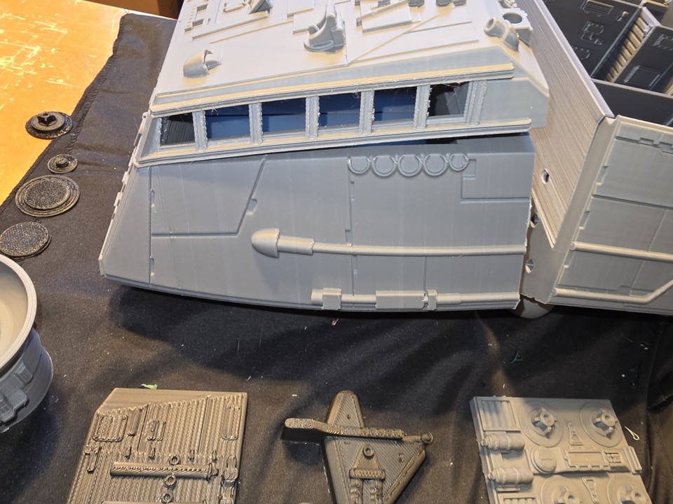 BATTLESTAR GALACTICA Colonial Shuttle 25" 1/32 Scal Model Kit Huge W ...