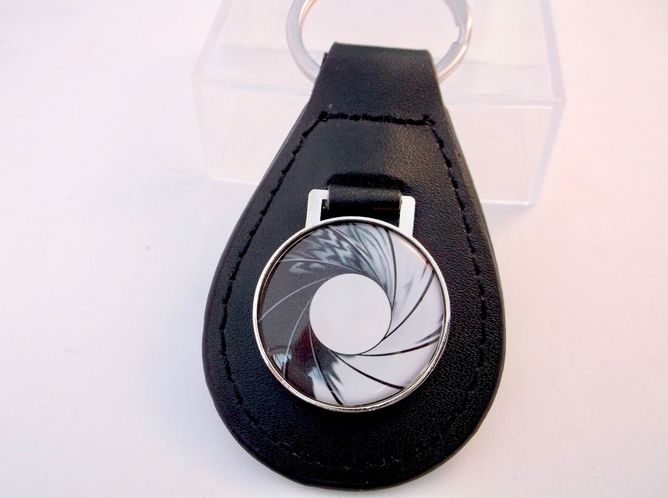 JAMES BOND GUN BARREL GUNBARREL 007 KEY FOB KEYRING BOTTLE OPENER ...