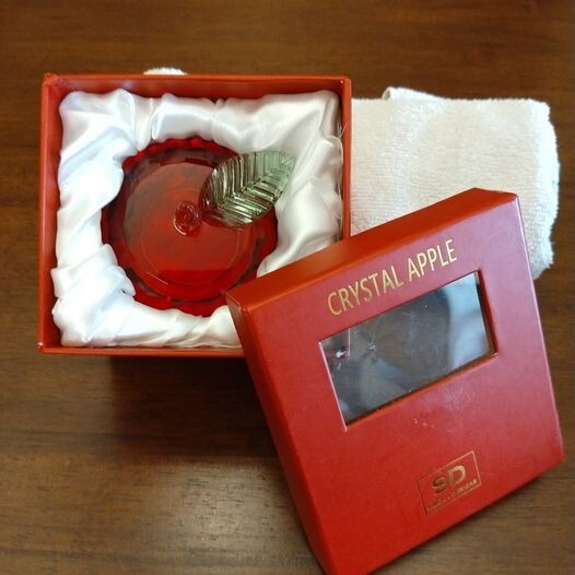 Crystal Apple by Simon Designs (SD Designs), Paperweight | eBay