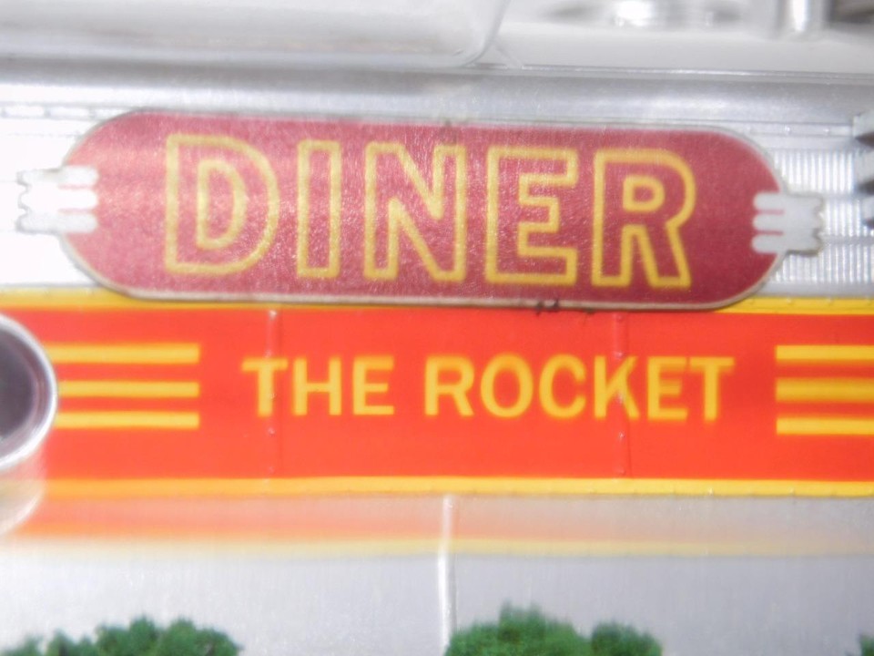 Menards O Gauge Rocket Diner 279-8322 Smokes Lights Figures Layout ...