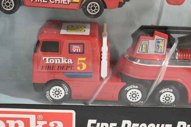 Vintage Tonka 1993 Fire Rescue Playset Firefighter Rescue Vehicle Set ...