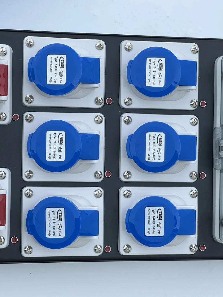 63A CEE 5P Input 32A Output Power Distribution Box 6*16A with RCD Main ...