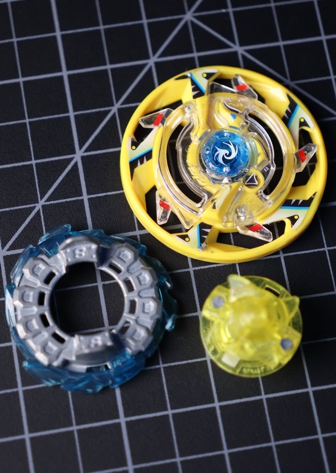 Maximum Garuda 8flow Flugel B-87 01: Beyblade Burst God Takara Tomy #4 ...