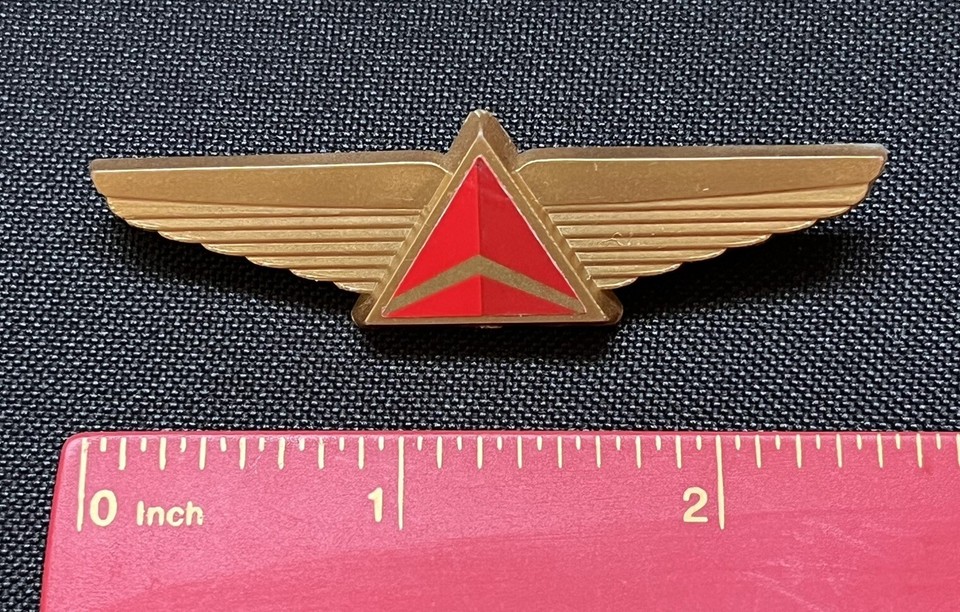 Delta Airlines Junior Pilot Kiddie Wings Pin Badge Plastic | eBay