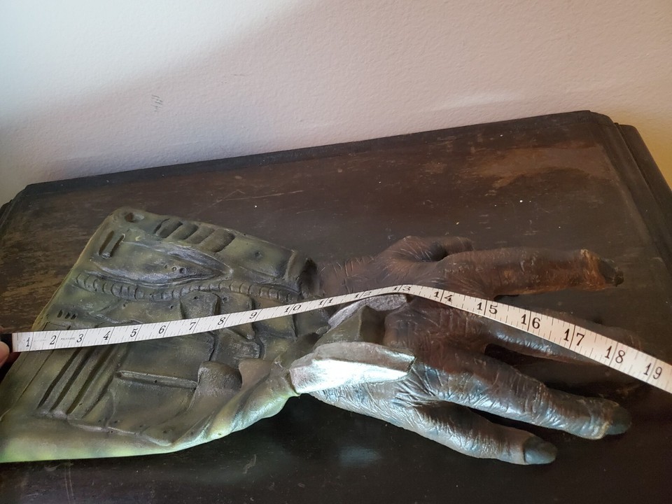 Vintage 2004 Alien Vs Predator Requiem Deluxe Full Head Halloween Mask ...