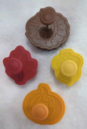 Williams Sonoma Fall Harvest 4 Pie Crust Cutters Pumpkin, Leaf, & Acorn ...