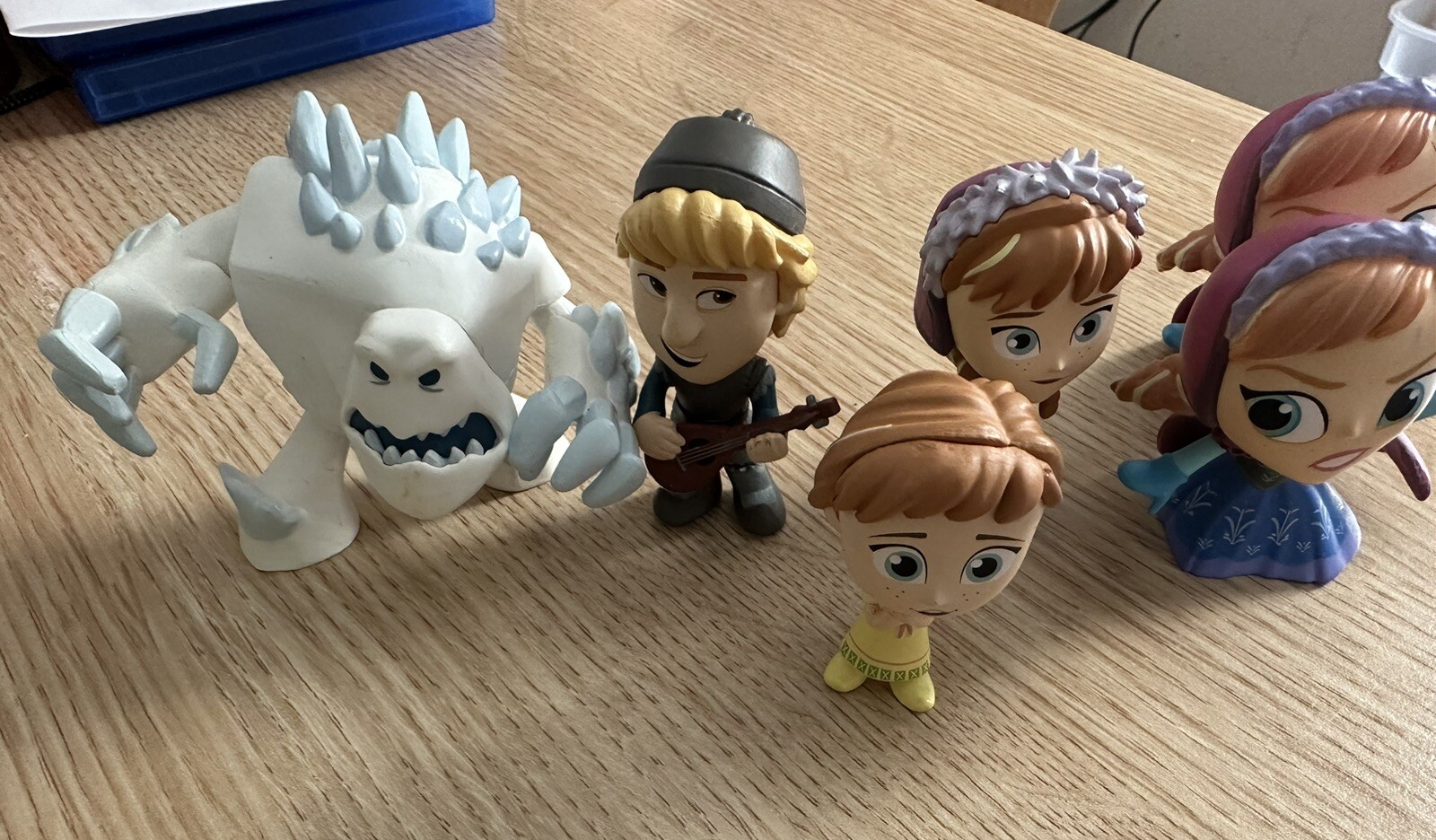 Funko Mystery Mini Disney Frozen Angry Marshmallow Anna Elsa Kristoff ...