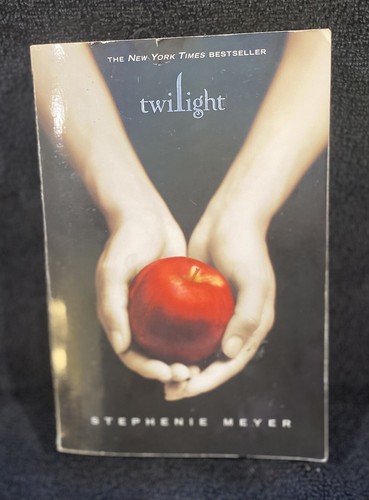 Pre Owned Vintage First Paperback Edition Twilight Book Stephanie Meyer ...