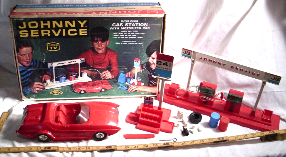 TOPPER TOYS JOHNNY SERVICE WORKING GAS STATION PLAYSET WITH CAR BOXED ...