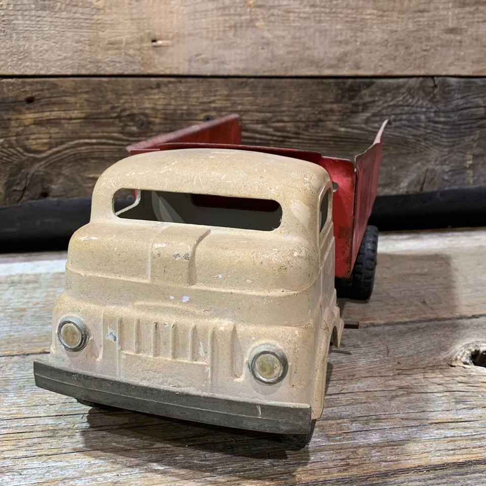 Vintage Structo Toys, Toyland Construction, Wind-Up Dump Truck, Pressed ...