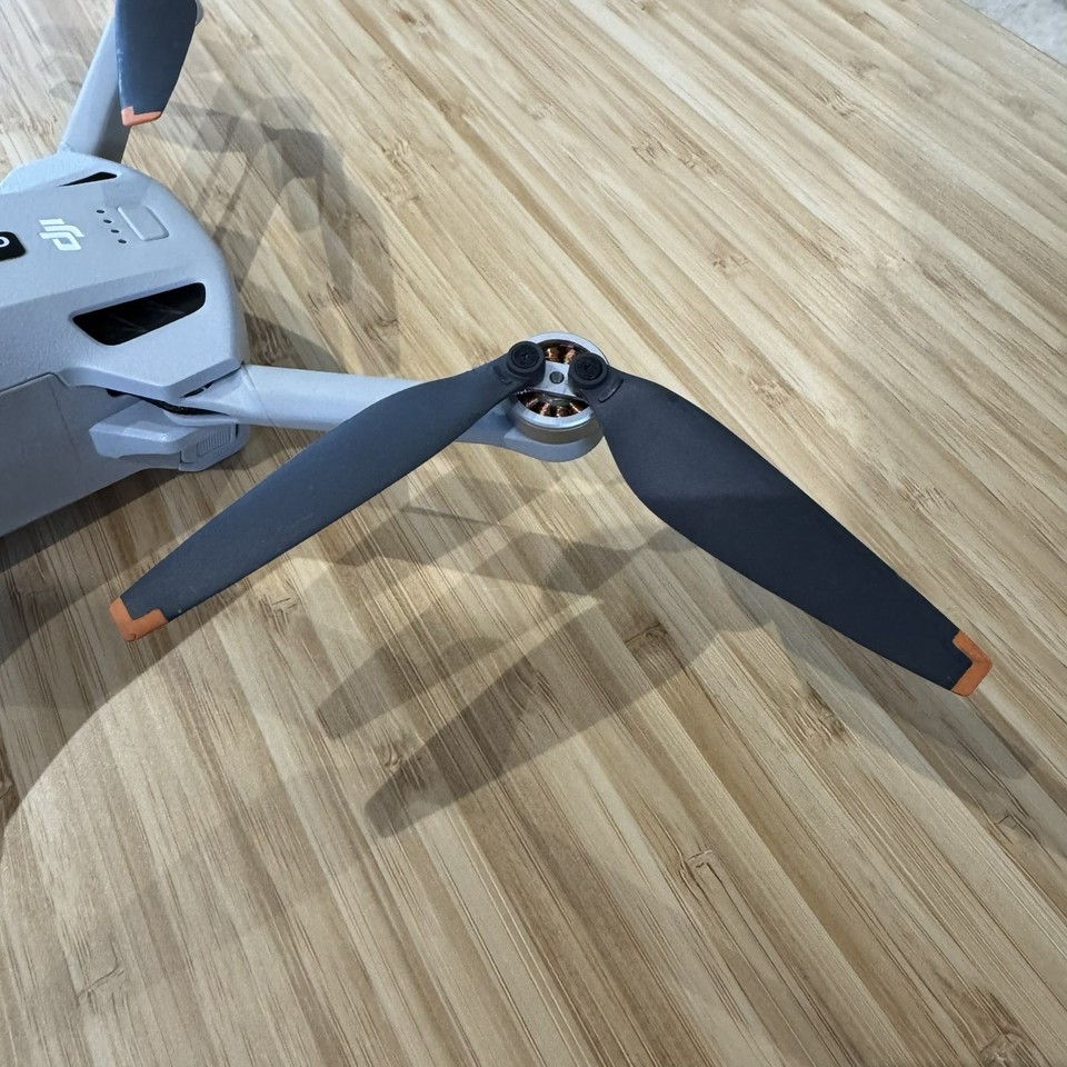 DJI Mini 3 Pro Drone + RC Remote - Carry Case, 3 x Batteries + DJI ND ...