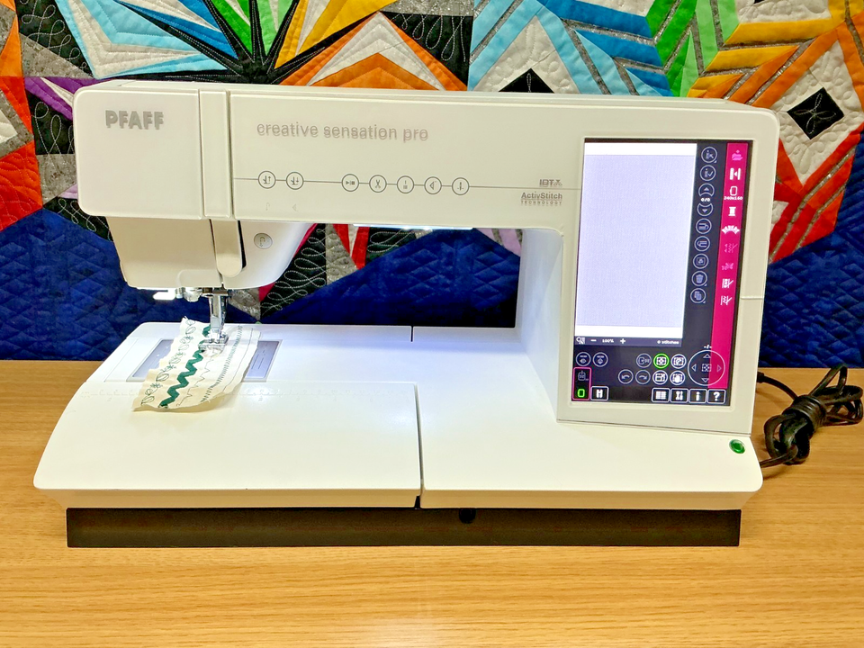PFAFF CREATIVE SENSATION PRO Sewing/Embroidery/Quilting Machine in ...
