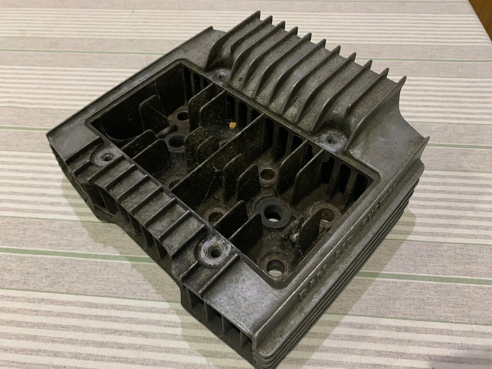 Suzuki GT185 Motorcycle Cylinder Head Spark Plug Cover Plate Set | eBay UK