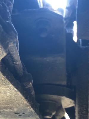 Engine Mounts - 2006 FREIGHTLINER COLUMBIA Front Engine mount Mercedes ...