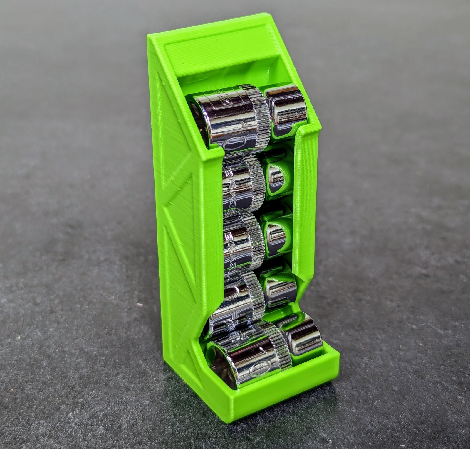 Emergency 10mm Magnetic Socket Dispenser (with 5x 10mm Sockets) - LIME ...