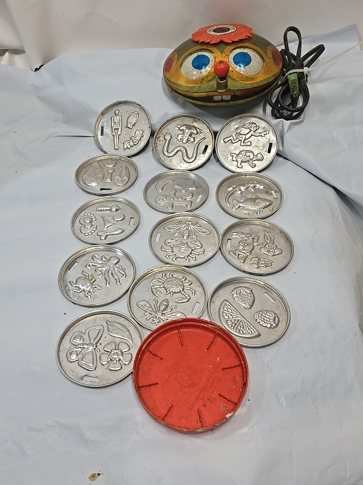 1966 Mattel Incredible Edibles Candy Making Mold Set w/ Box 13 Molds ...