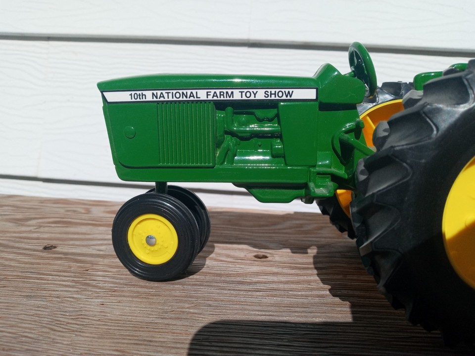 John Deere Toy Tractor 10th National Farm Toy Show Dyersville, Iowa ...
