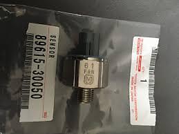 Toyota Genuine OEM SENSOR, KNOCK CONTROL LEXUS LX450 FZJ80 89615-30050 ...