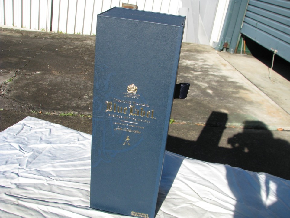 Johnnie Walker 700ml Whisky Bottle in Presentation Case. | eBay Australia