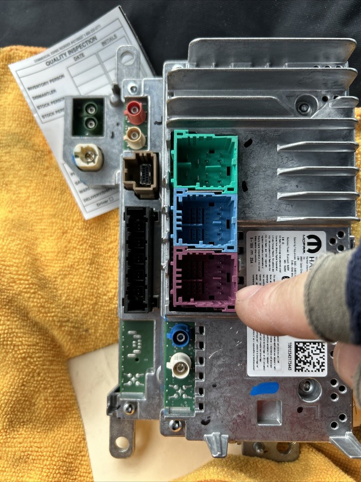 Dodge 2022-2024 Ram 2500 12” Screen Radio NAV Receiver Module 1500 3500 ...