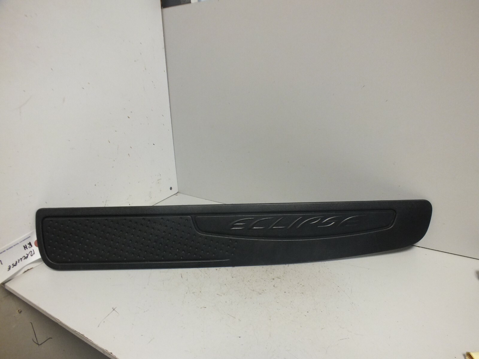 06 07 08 09 10 11 12 MITSUBISHI ECLIPSE RIGHT ROCKER SCUFF SILL PLATE ...