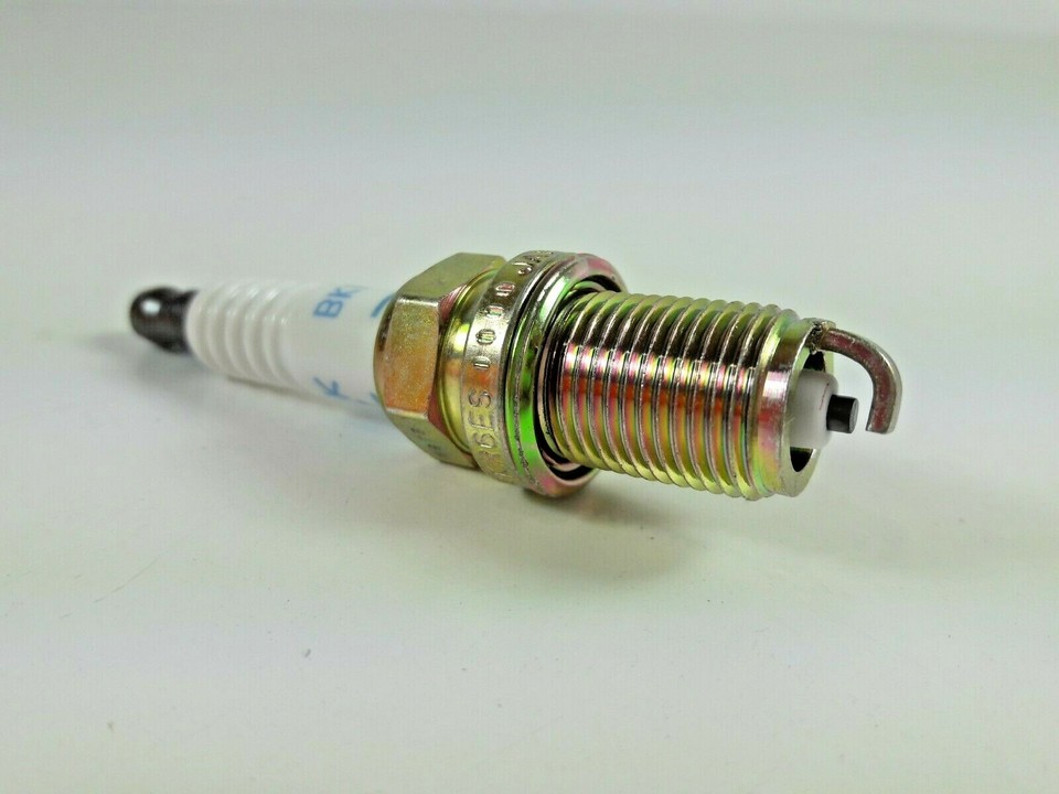 1x NGK Spark Plug BKR6ES-11 / 5553 | eBay