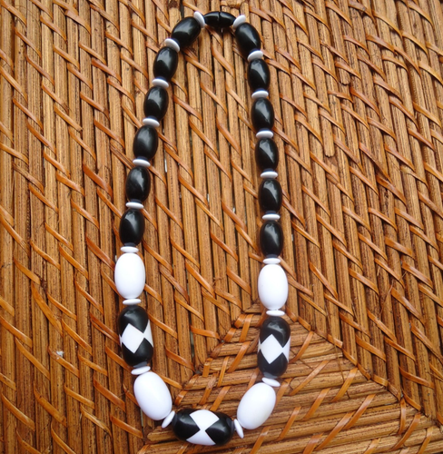 VTG Chunky Black White Necklace Plastic MOD Jester Whimsy Goth Clown ...