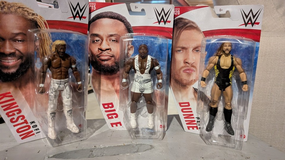 WWE Huge Figure Lot, Basic, Main Event, McIntyre, Fiend, Razor Ramon ...