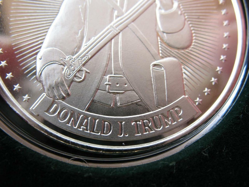 1-OZ.999 DONALD J TRUMP PROTECTOR OF 2ND AMENDMENT SILVER COIN LE # ON ...