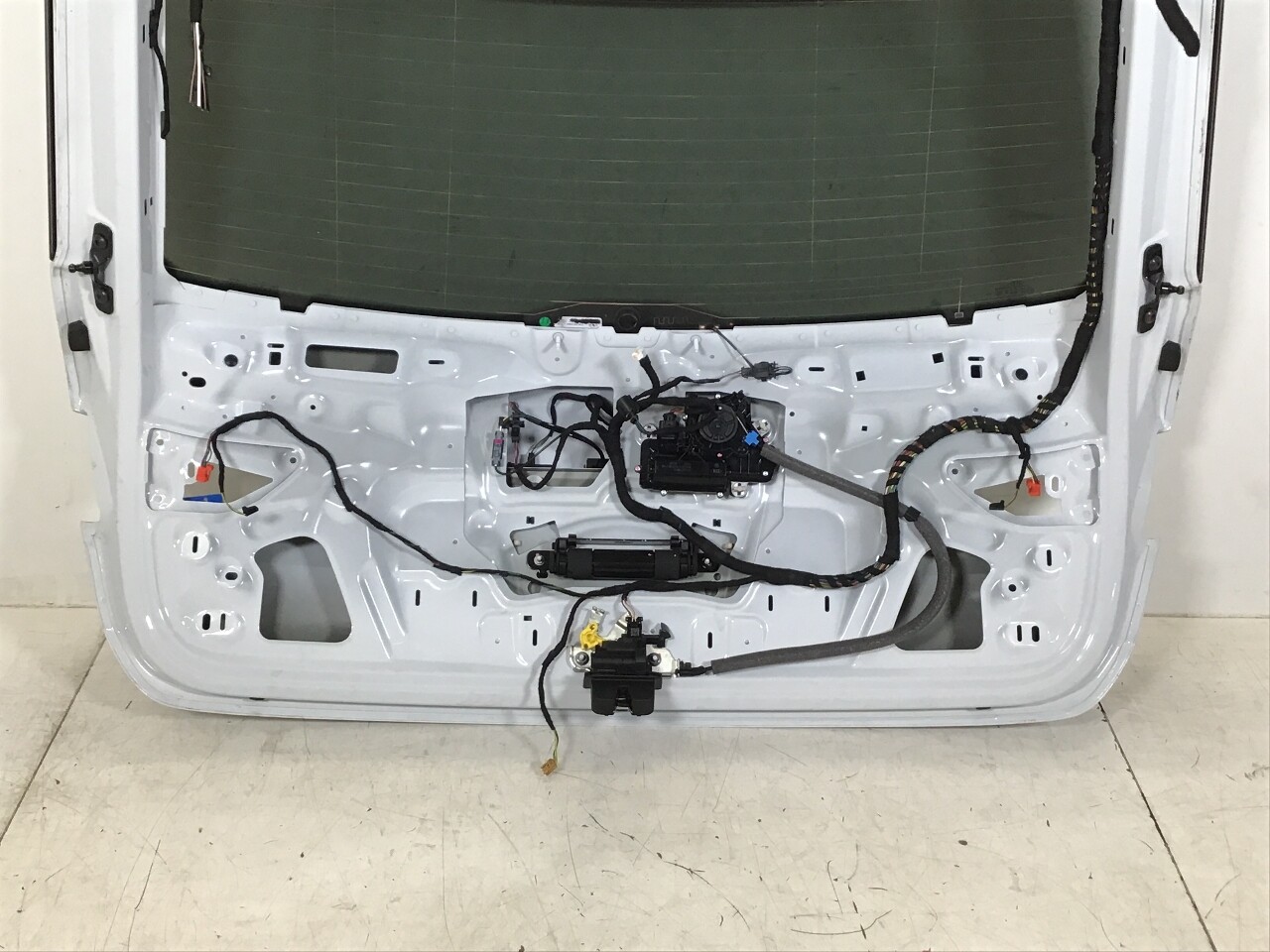 Blanco LS9R Portón/Cubierta Trasera Audi Q3 (F3) 83A827025A 45 TFSI | eBay