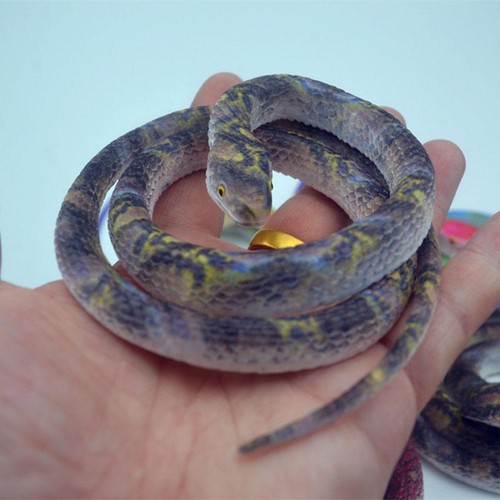 Fake Large Rubber Snake Realistic Lifelike Scare Prank Gag 70cm Joke ...