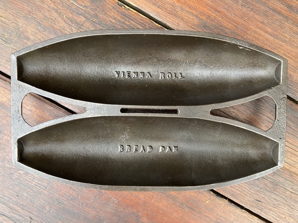 Griswold Cast Iron #2 Vienna Roll Pan (HTF Variation 2) | eBay