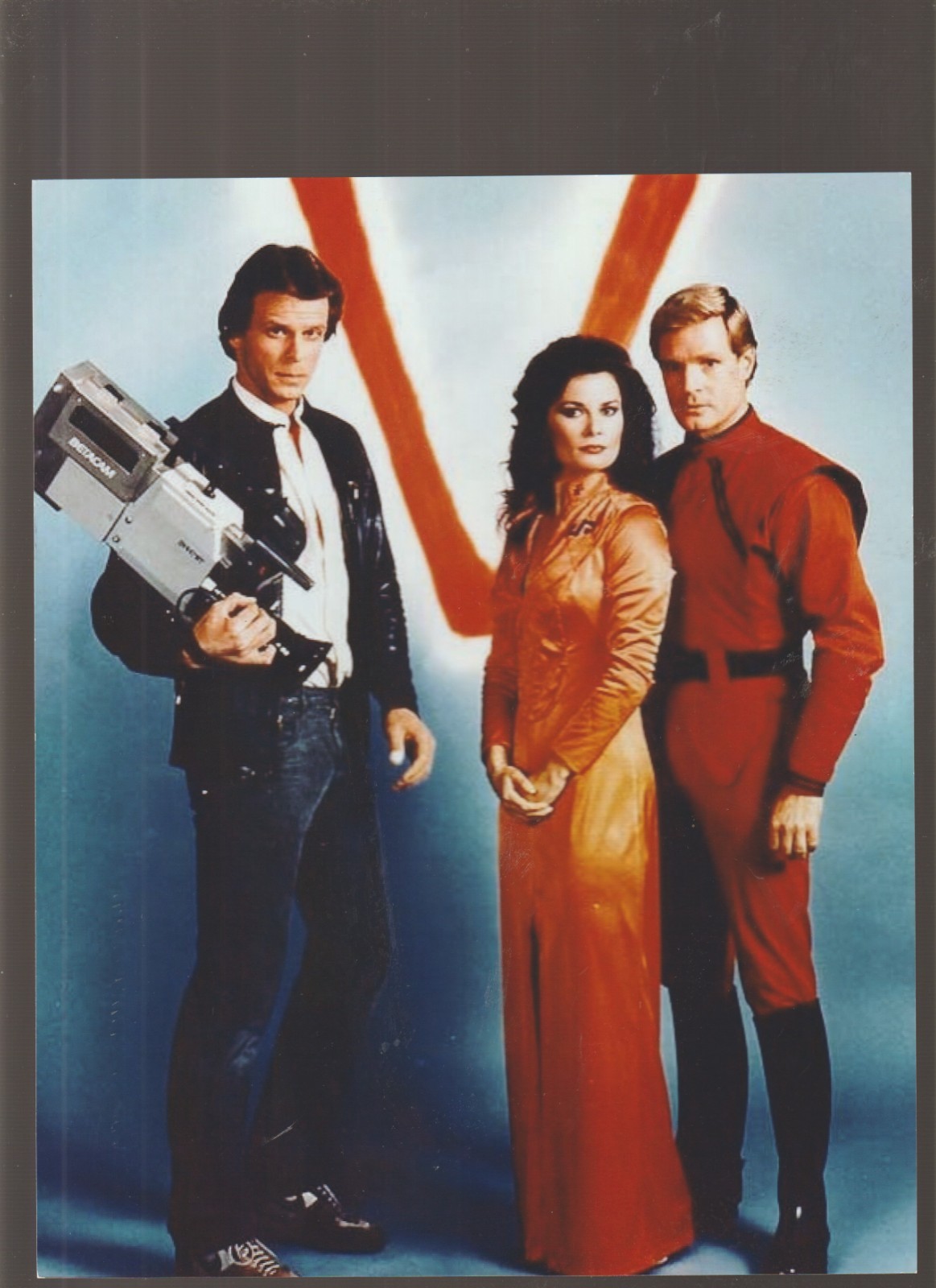 8X10-COLOR PHOTO OF-JANE BADLER AND MARC SINGER AND MAN | eBay