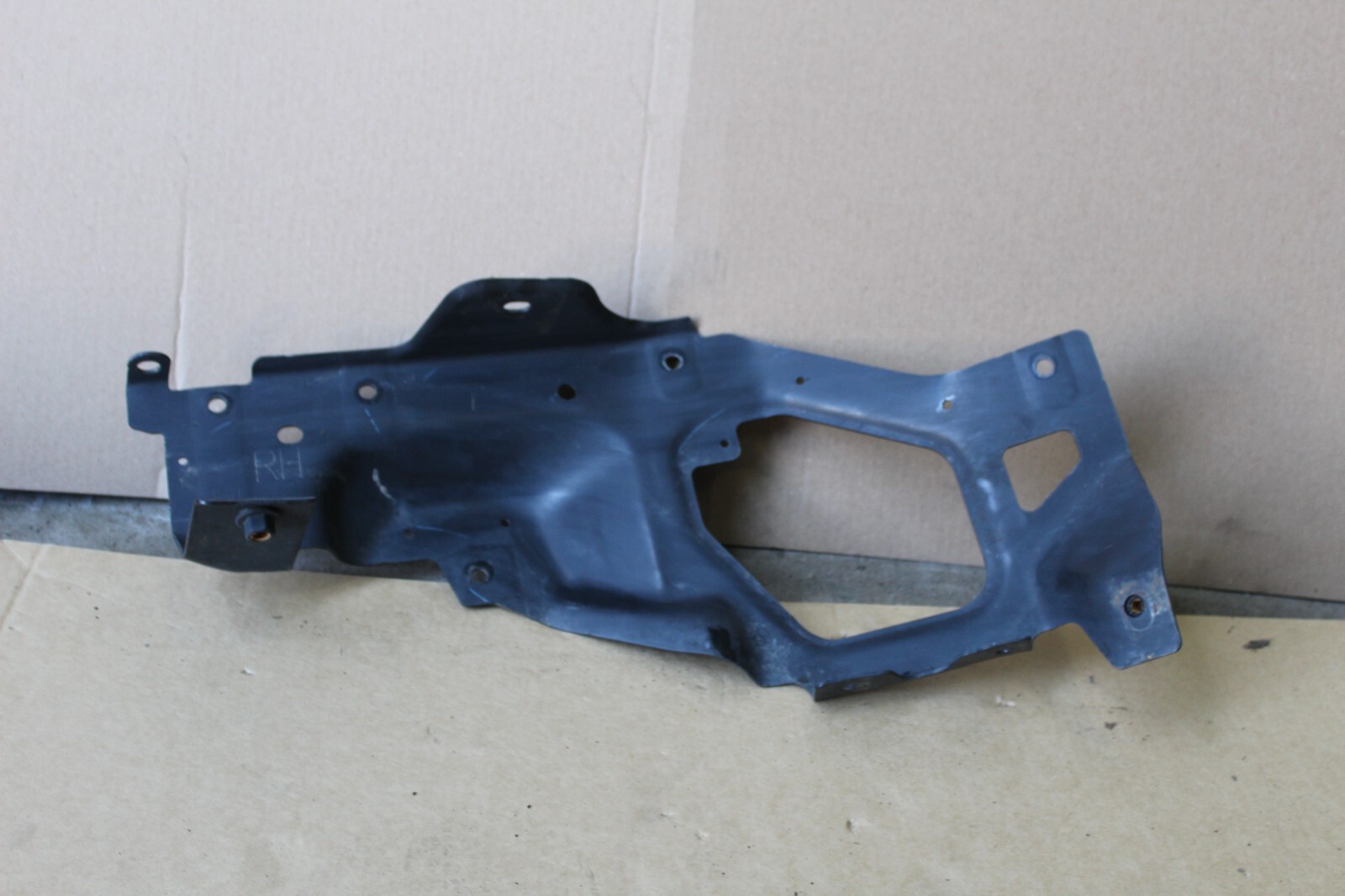 Genuine Front Passenger Side Bumper Impact Bar Bracket 84539975 | eBay