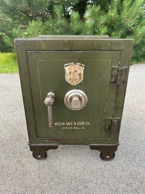 Safes & Still Banks - Antique Victor Safe