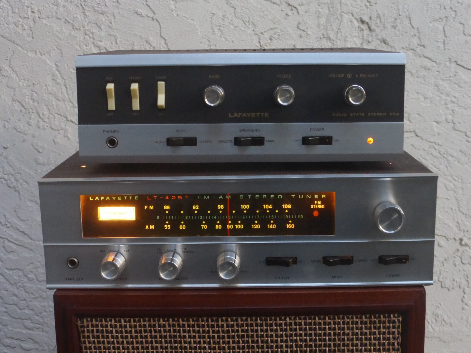 Vintage Lafayette Stereo Amplifier 25A + AM/FM Tuner LT-425T + Speakes ...