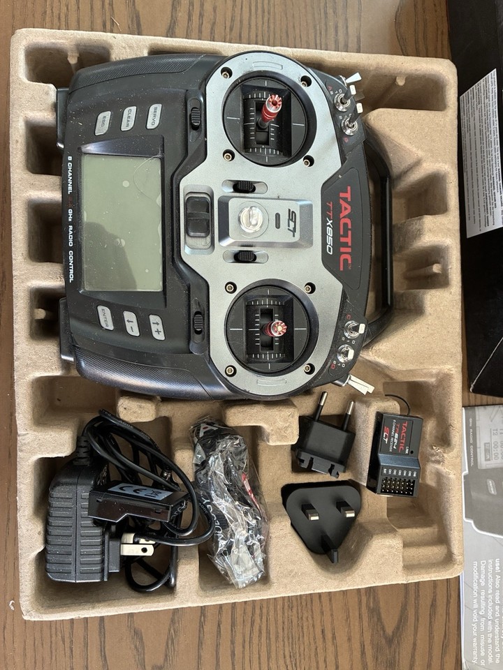 Tactic TTX850 2.4GHz 8-Channel R/C Transmitter With 2 Tr624 Receivers ...