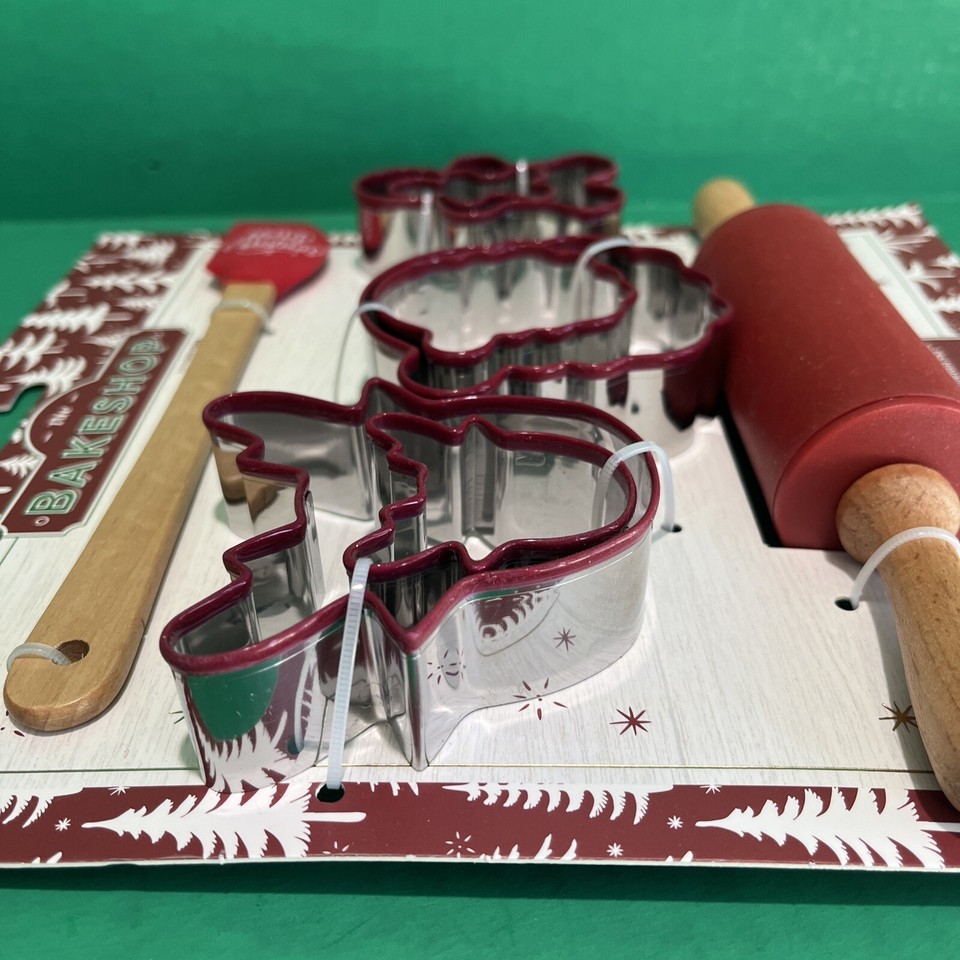 The Bakeshop Christmas Cookie Cutter And Baking Utensil Set 8pc Set New ...
