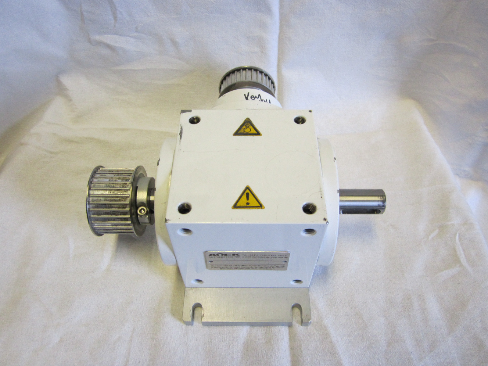 Atek Antriebstechnik V090 V 090 1:1D0-9.9-100 Three Way Right Angle ...