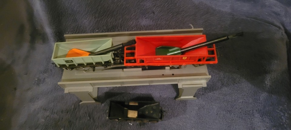 Hornby TRI-ANG R161 – Ore OPERATING HOPPER CAR SET | eBay UK