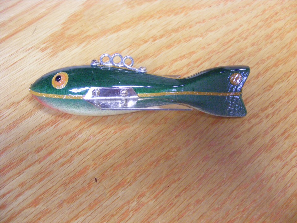 Beautiful Contemporary C Hines Heddon Style Batwing Decoy in Green ...
