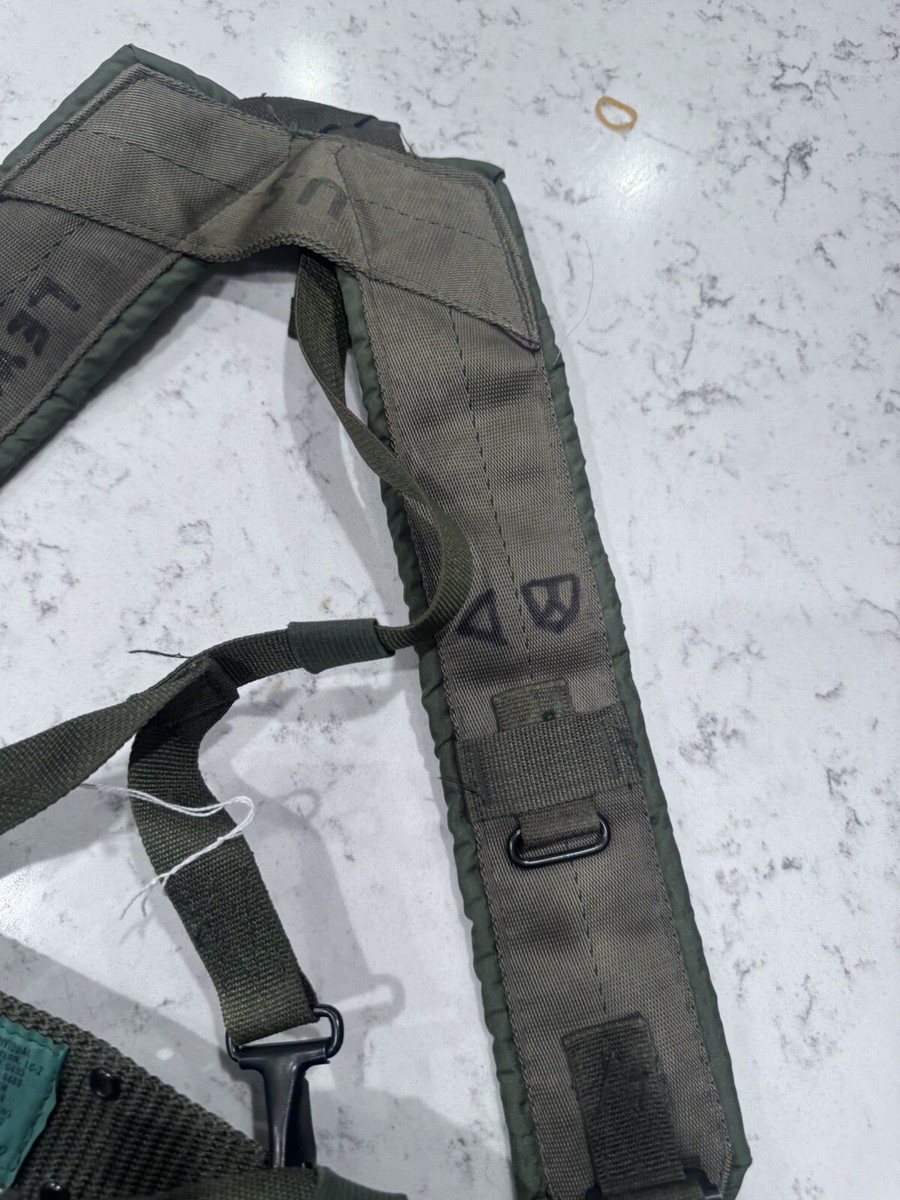 VTG 80s U.S army webbing suspenders belt & First Aid Kit LC VTG 80s U.S army webbing suspenders belt & First Aid Kit LC