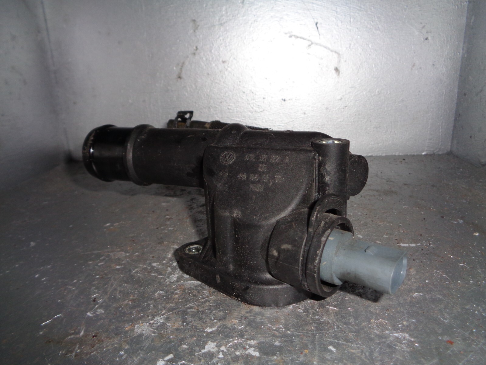 Audi A4 8K B8 Avant Automatik 2.0TDI Kühlwasser Flansch 03L121132A | eBay